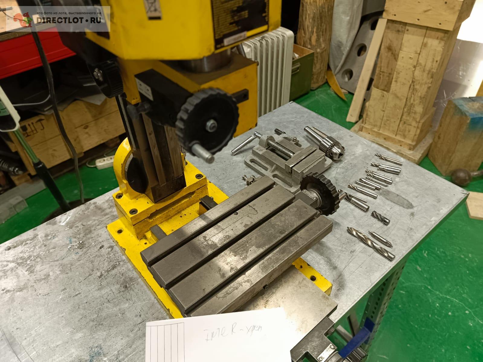 Корвет 412 с небольшим набором инструмента и тисками купить в Москве ...