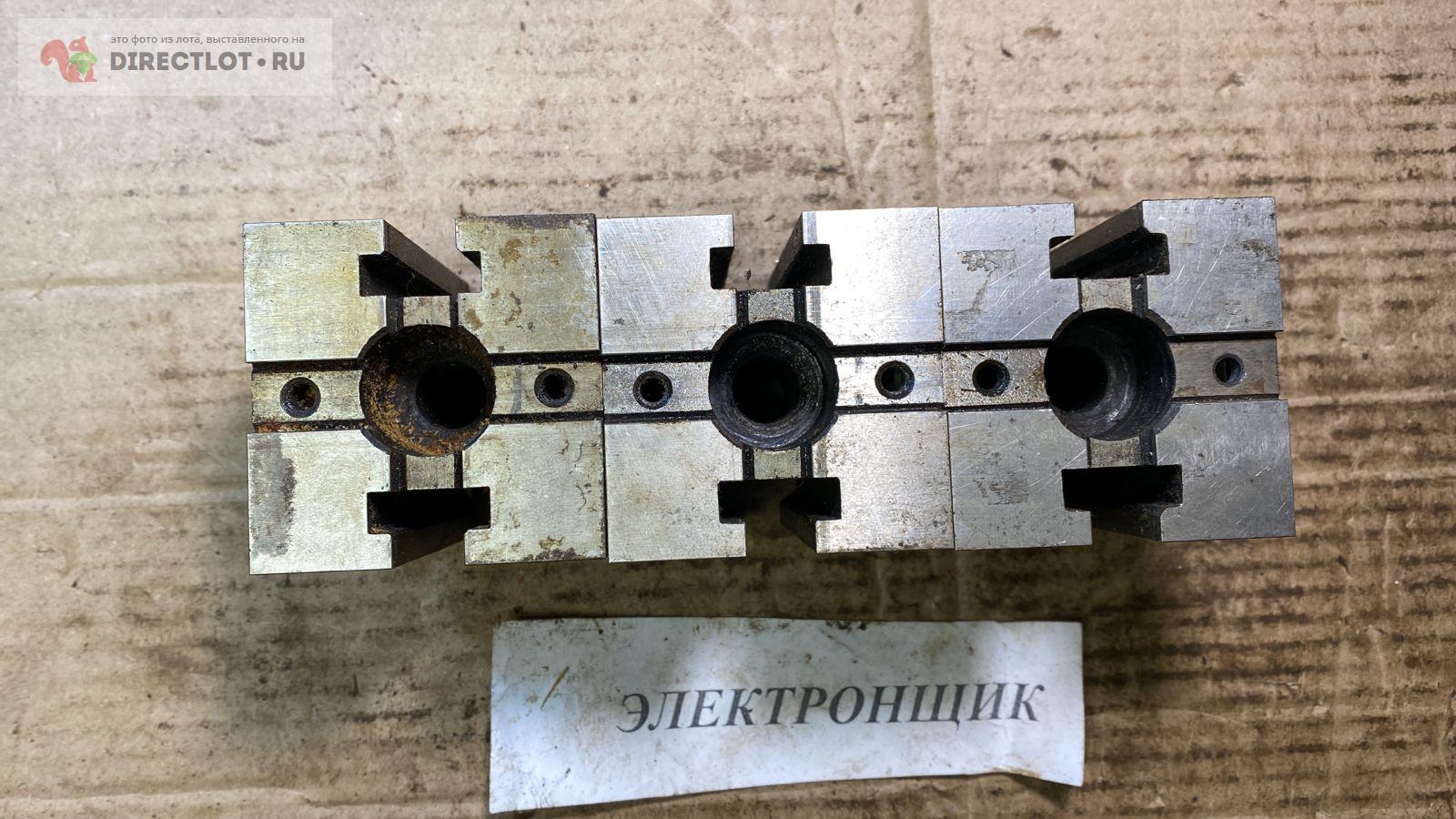 Опора квадратная с двумя продольными Т-образными пазами 12мм 7033-2202 ...